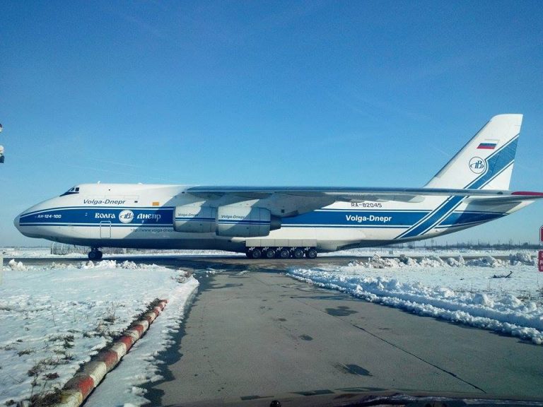 Antonov AN-124 - cel mai mare avion de tip cargo produs in serie