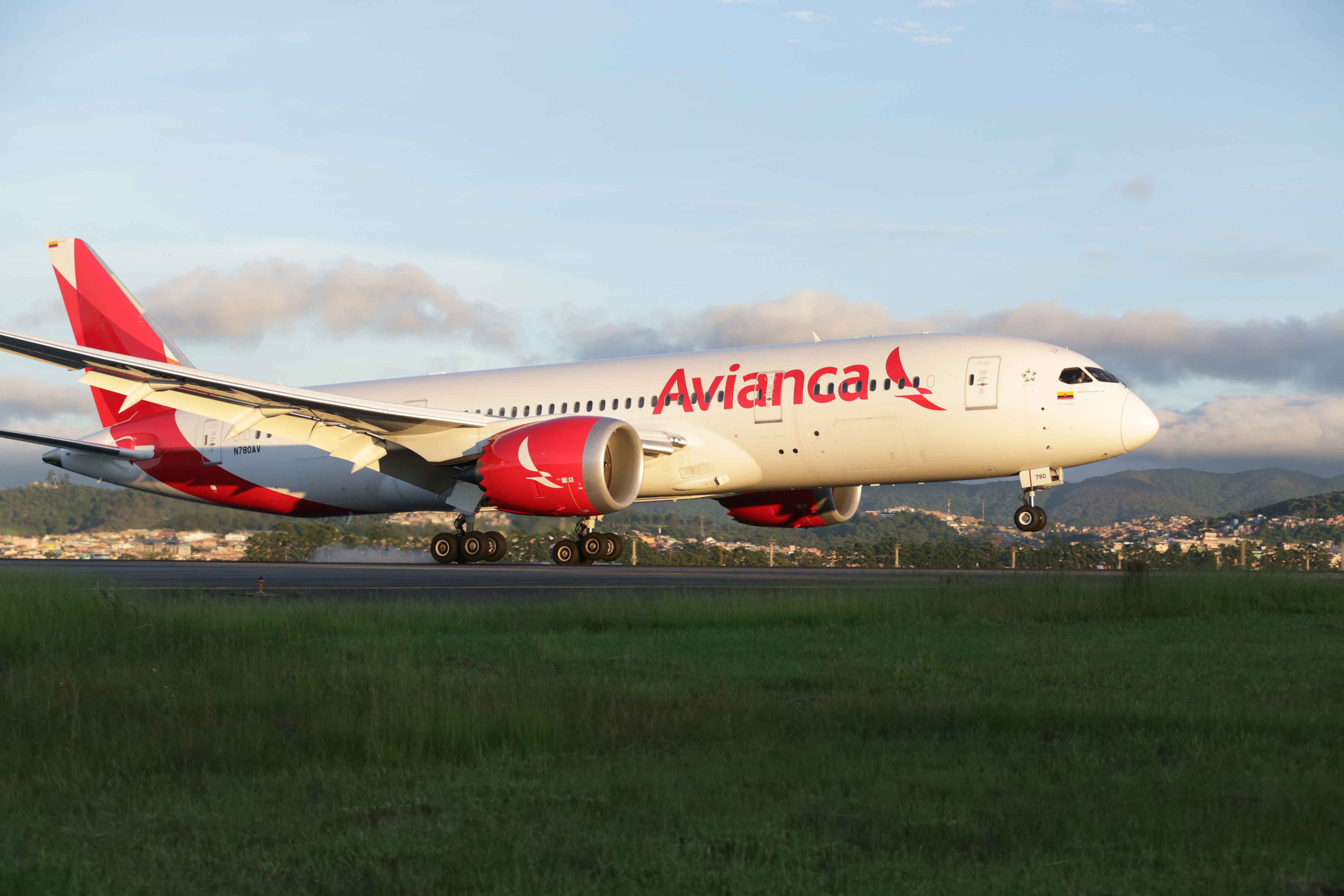 Boeing 787-8 Avianca a aterizat la Sao Paulo