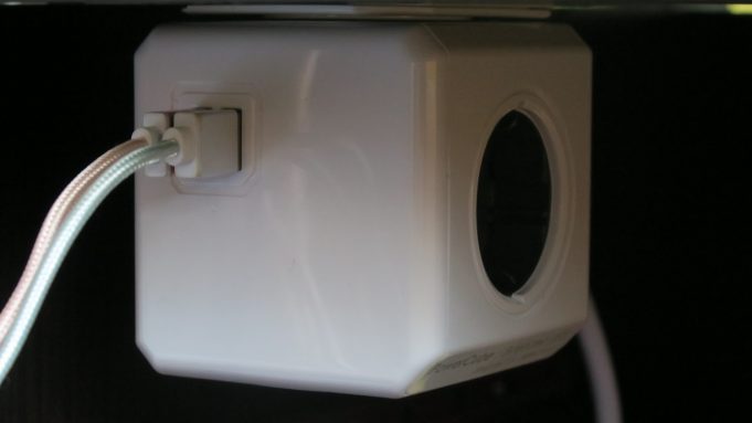 Priza PowerCube Allocacoc 1402GY cu 2 porturi USB de mare putere