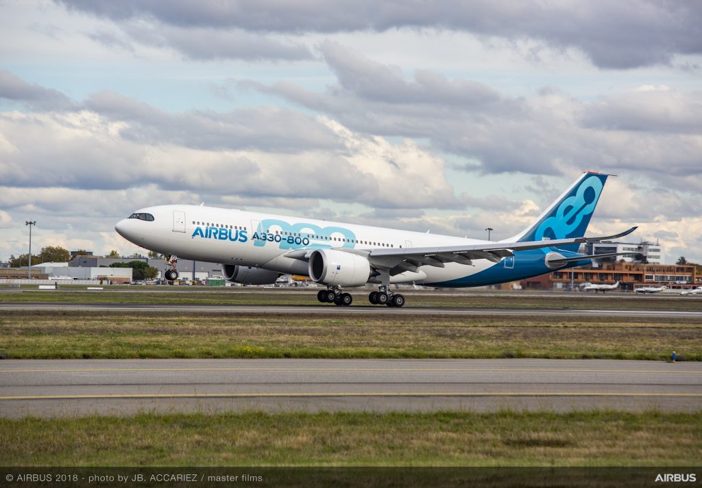 Primul Airbus A330-800 a operat cu succes primul zbor (Foto / Video)