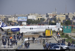 Un McDonnell Douglas MD-83 Caspian Airlines a ajuns pe o stradă din ...