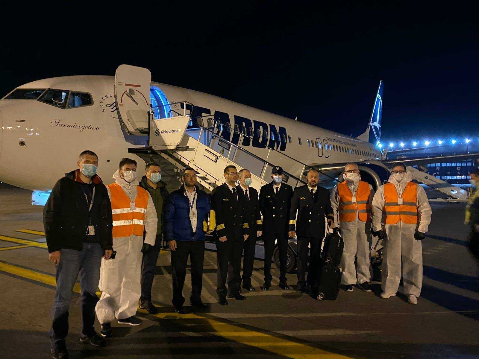 200.000 de măști FFP2 au ajuns în România, cu un avion TAROM