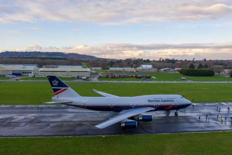 British Airways își ia rămas bun de la aeronava Boeing 747-400 G-BNLY ...